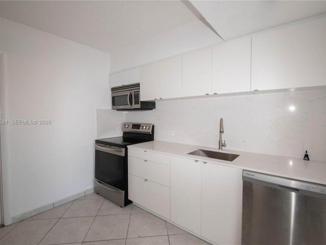 1075 93rd St Apt 403, Bay Harbor Islands, FL 33154