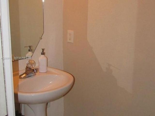 10763 NW 83rd Ter, Unit 526, Doral, FL 33178 | MLS #A12008