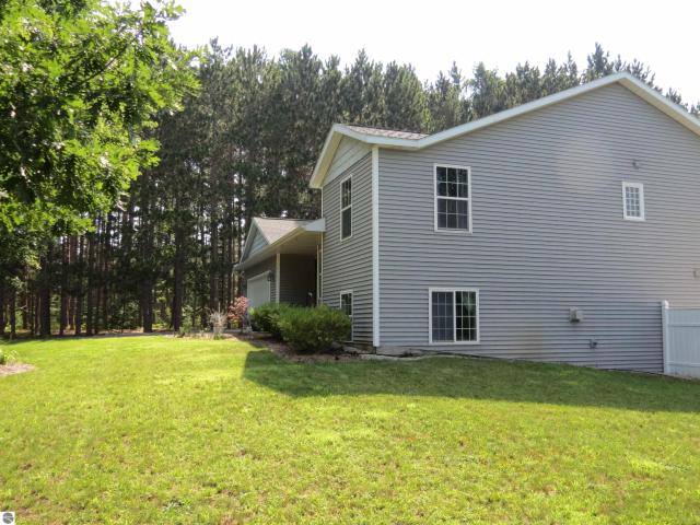 10763 Sweet Lilac Lane