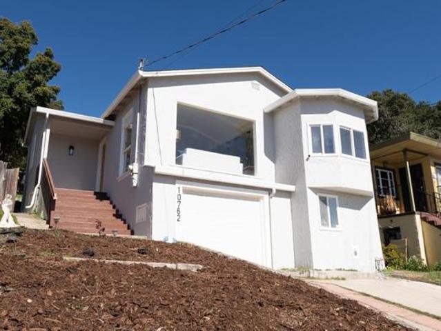 10762 Sheldon St, Oakland, CA 94605