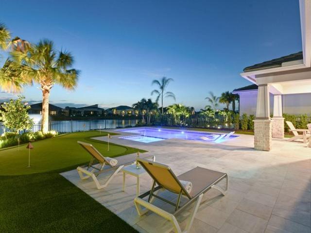 10764 Northbrook Cir, Palm Beach Gardens, FL 33412