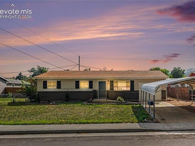 1076 Maxwell St, Colorado Springs, CO 80906