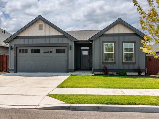1076 NE Henry Dr, Prineville, OR 97754