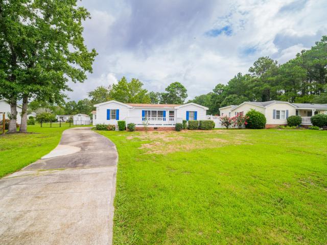 1076 Clubview Lane SW