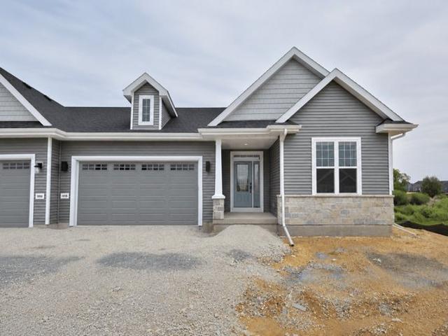 1076 Elderberry Rd, Oconomowoc, WI 53066