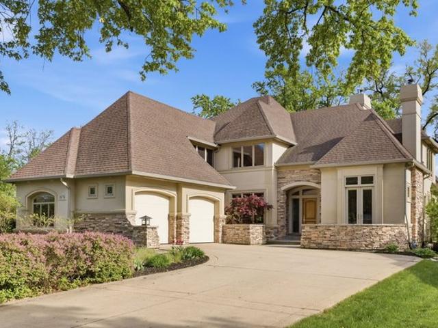 1076 Prairie Ave, Naperville, IL 60540