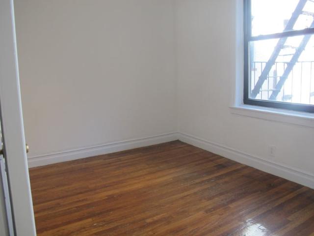 #1076 Rooms available in this bright 2 bed/1 bath