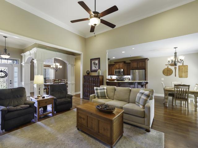 1076 Summerstar Cir