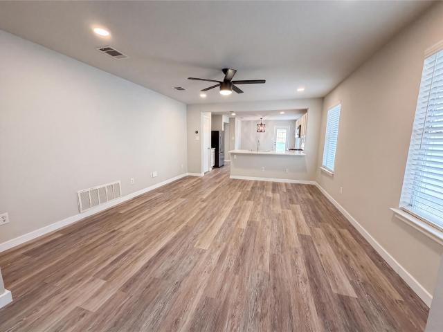 1076 Shadow Creek Blvd