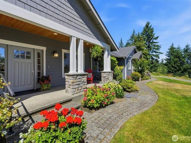 1076 12th Ave, Fox Island, WA 98333