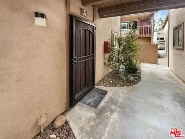 1076B CABRILLO PARK DR APT A, SANTA ANA, CA 92701 Condo/Townho.