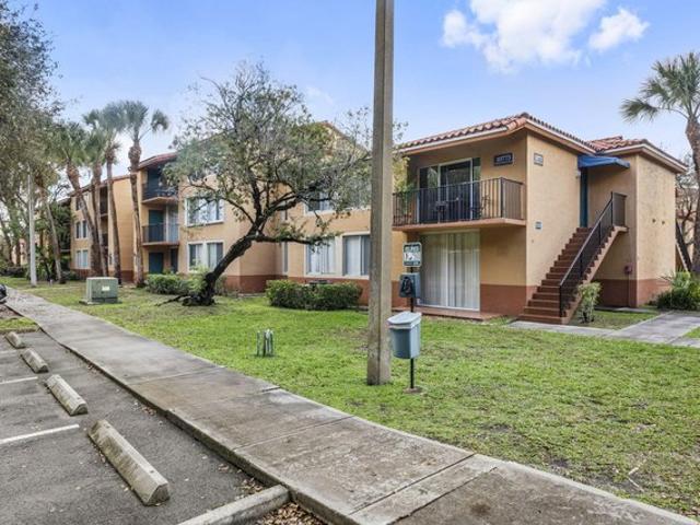 10773 Cleary Blvd Apt 106, Plantation, FL 33324