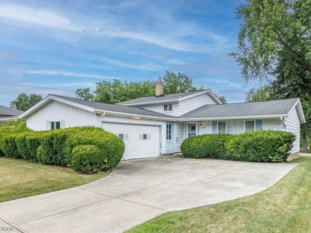 10774 Gordon Dr, Parma, OH 44130