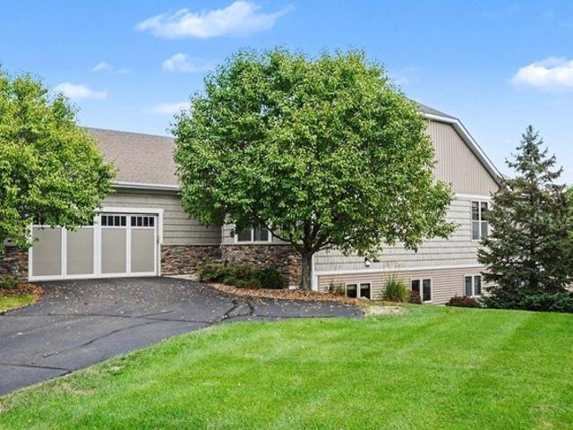 10776 Lyndale Bluffs Trl, Bloomington, MN 55420