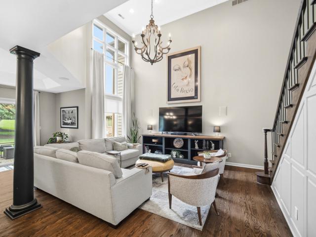 1077 Mission Hills Court