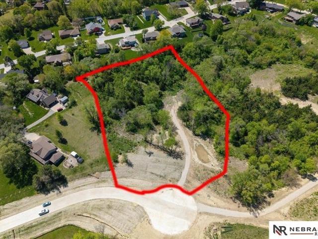 1077 N 28th Ave, Blair, NE 68008