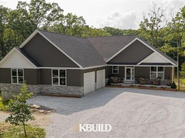 1077 Bell Rd, Wright City, MO 63390
