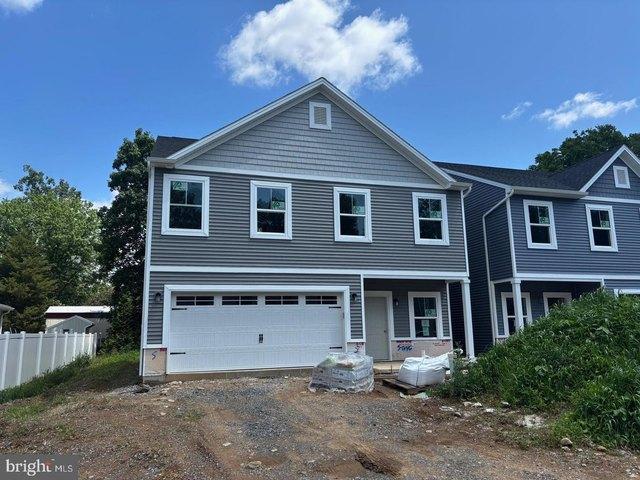 1077 Dianne Dr, Waynesboro, PA 17268