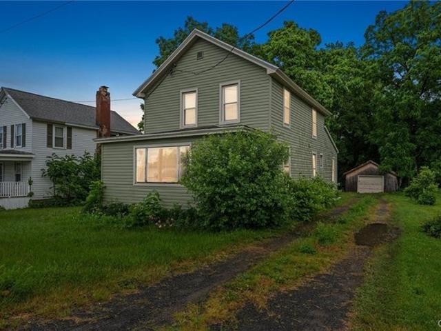 1077 Glenwood Ave, Oneida, NY 13421