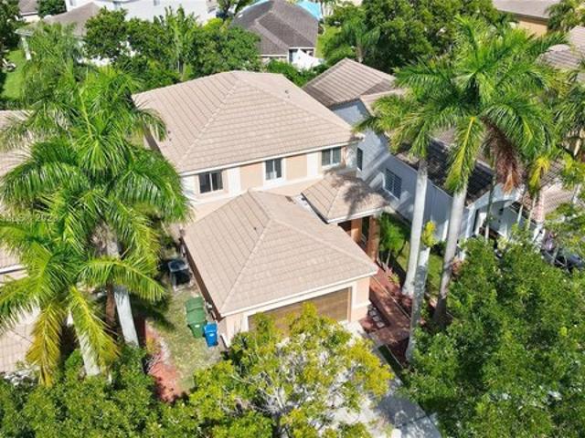 1077 Golden Cane Dr, Weston, FL 33327
