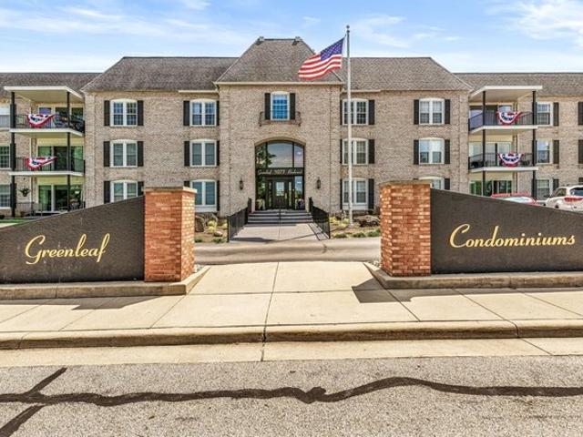 1077 Greenleaf Blvd, Elkhart, IN 46514
