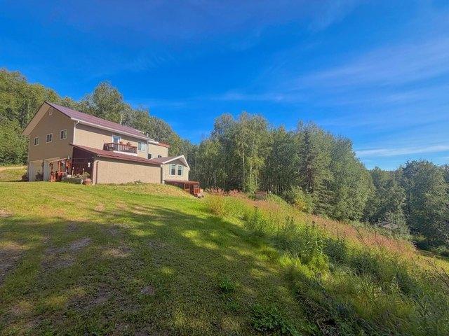 1077 John Kalinas Rd, Fairbanks, AK 99712