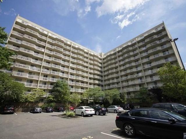 1077 River Rd #501, Edgewater, NJ 07020