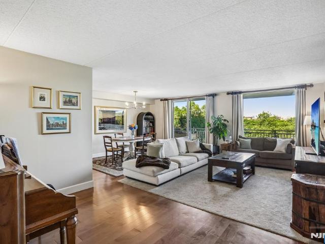 1077 River Road # 303