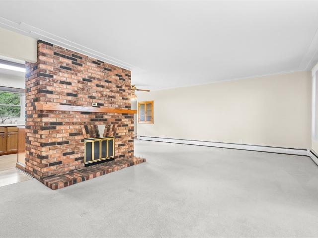 1077 Riverside Drive