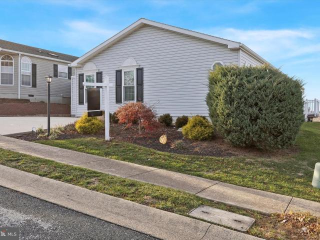 1077 Scenic View Dr, Schwenksville, PA 19473 | MLS #PAMC2161 | Compass