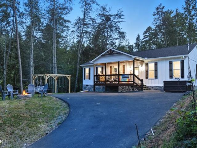 1077 Sencebaugh Dr, Sevierville, TN 37876
