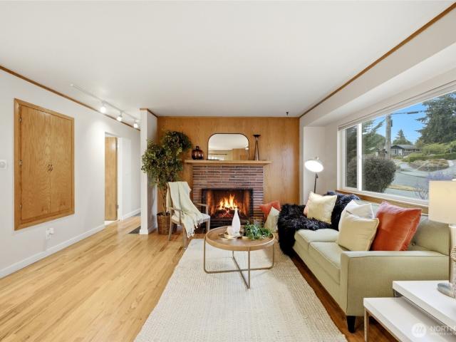 1077 th Avenue S