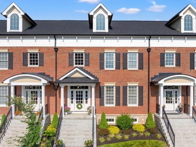 1077 Walburg Ave, Villa Hills, KY 41017