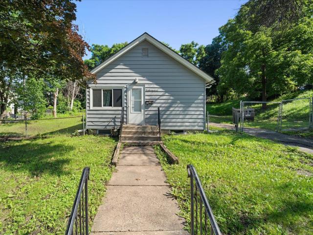 1077 York Ave, St. Paul, MN 55106 | MLS #6748