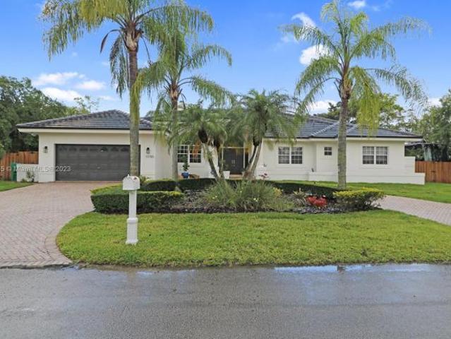 10780 135th Ter SW, Miami, FL 33176