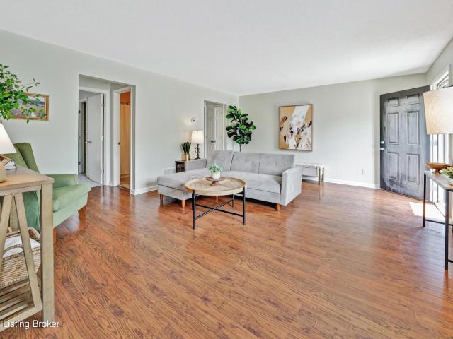 10787 Colonial Woods Way