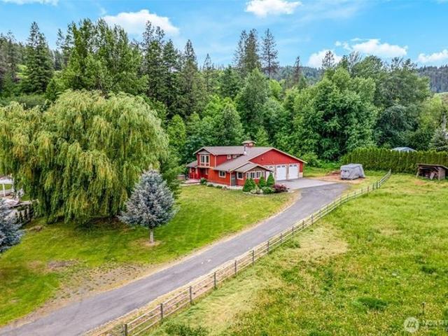 10785 Lone Pine Dr, Peshastin, WA 98847