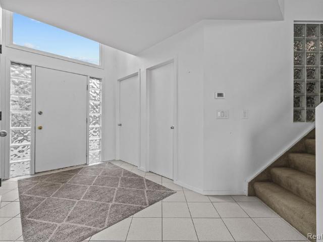 10785 Oxbow Lakeshore Drive