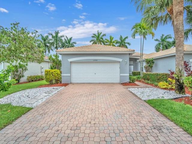 10788 Royal Caribbean Cir, Boynton Beach, FL 33437