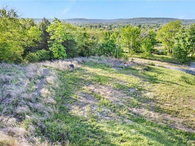 1078 E Huntsville Rd, Fayetteville, AR 72701