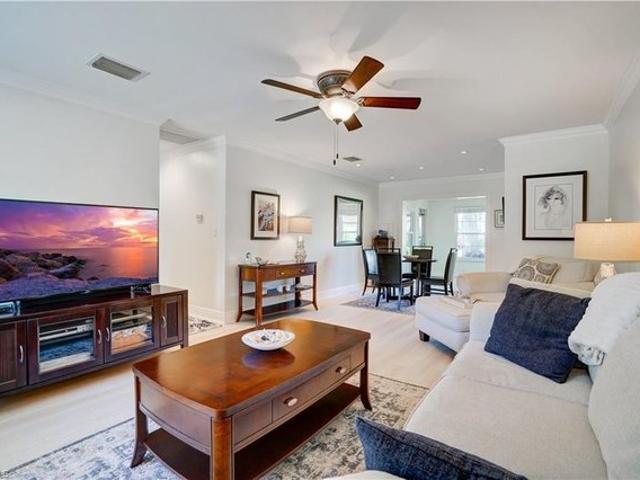 1078 Forest Lakes Dr Unit 3A, Naples, FL 34105