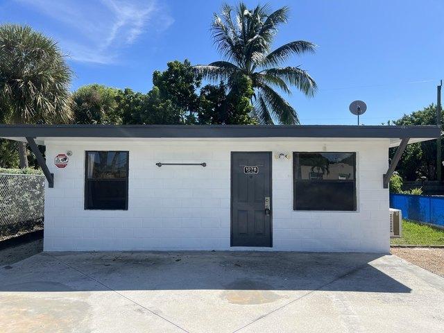 1078 Peak Rd, Lake Worth, FL 33462
