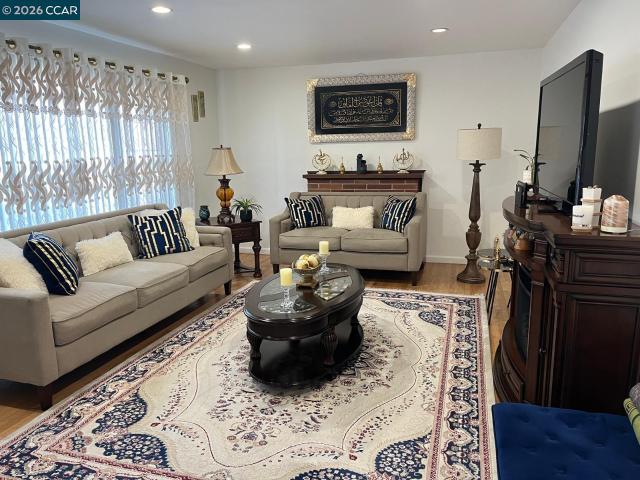 1078 Vía Enrico, San Lorenzo, CA 94580 | MLS #41125 | Compass