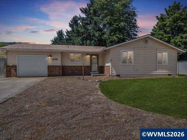 1078 29th St, Sweet Home, OR 97386