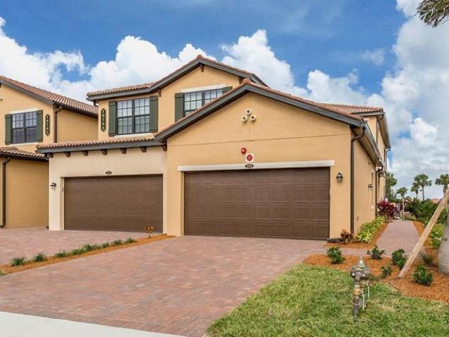 10792 Tarflower Dr #102 Venice, FL 34293