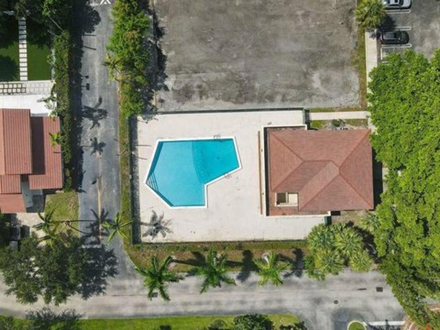 10792 LA Placida Dr Apt 4, Coral Springs, FL 33065