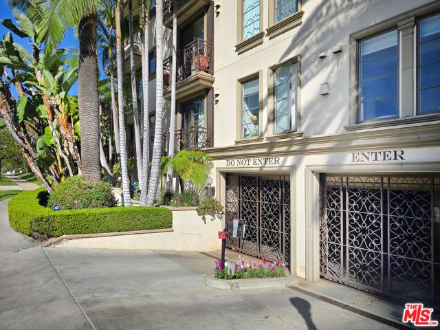10795 Wilshire Boulevard 304