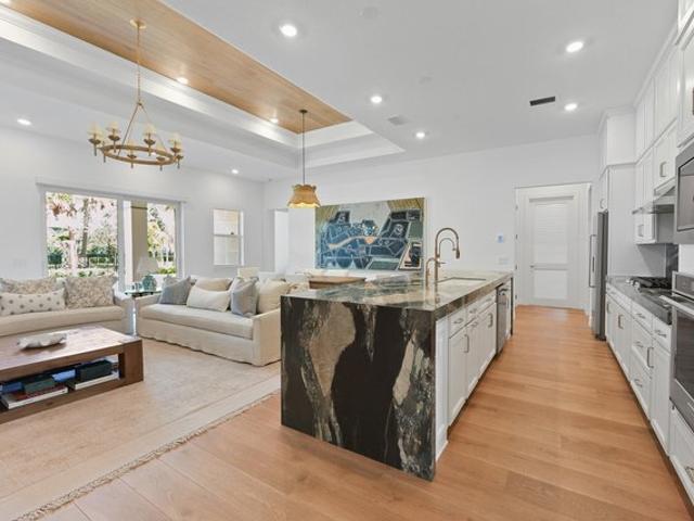 10799 Stellar Cir, Palm Beach Gardens, FL 33412
