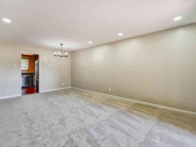 1079 N Abbott Ave, Milpitas, CA 95035