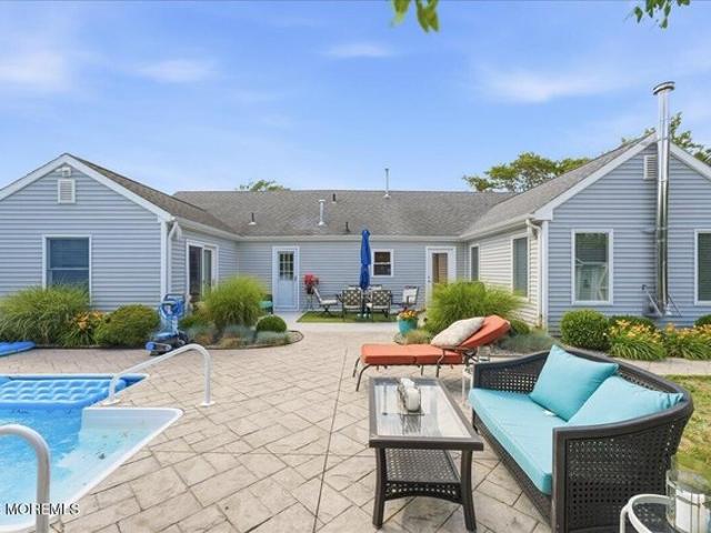 1079 Cavan Dr, Toms River, NJ 08753